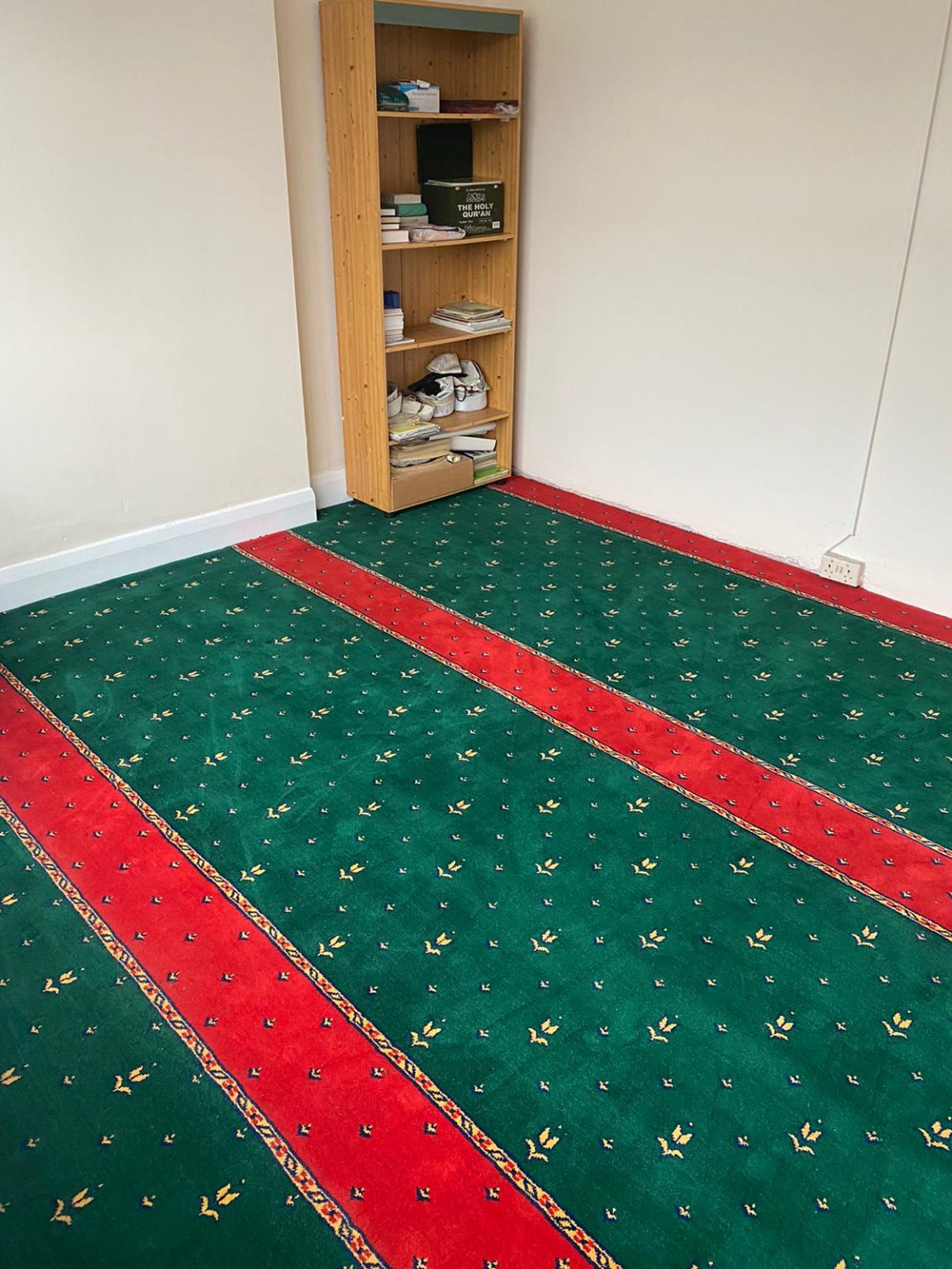 Romford Mosque, Quran and Islamic classes, Friday Prayer